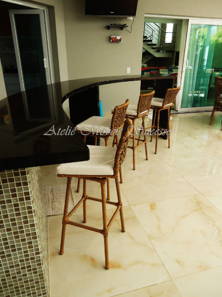 Banqueta em fibra sintética Vegas- Giratória – Ateliê Móveis Sucesso